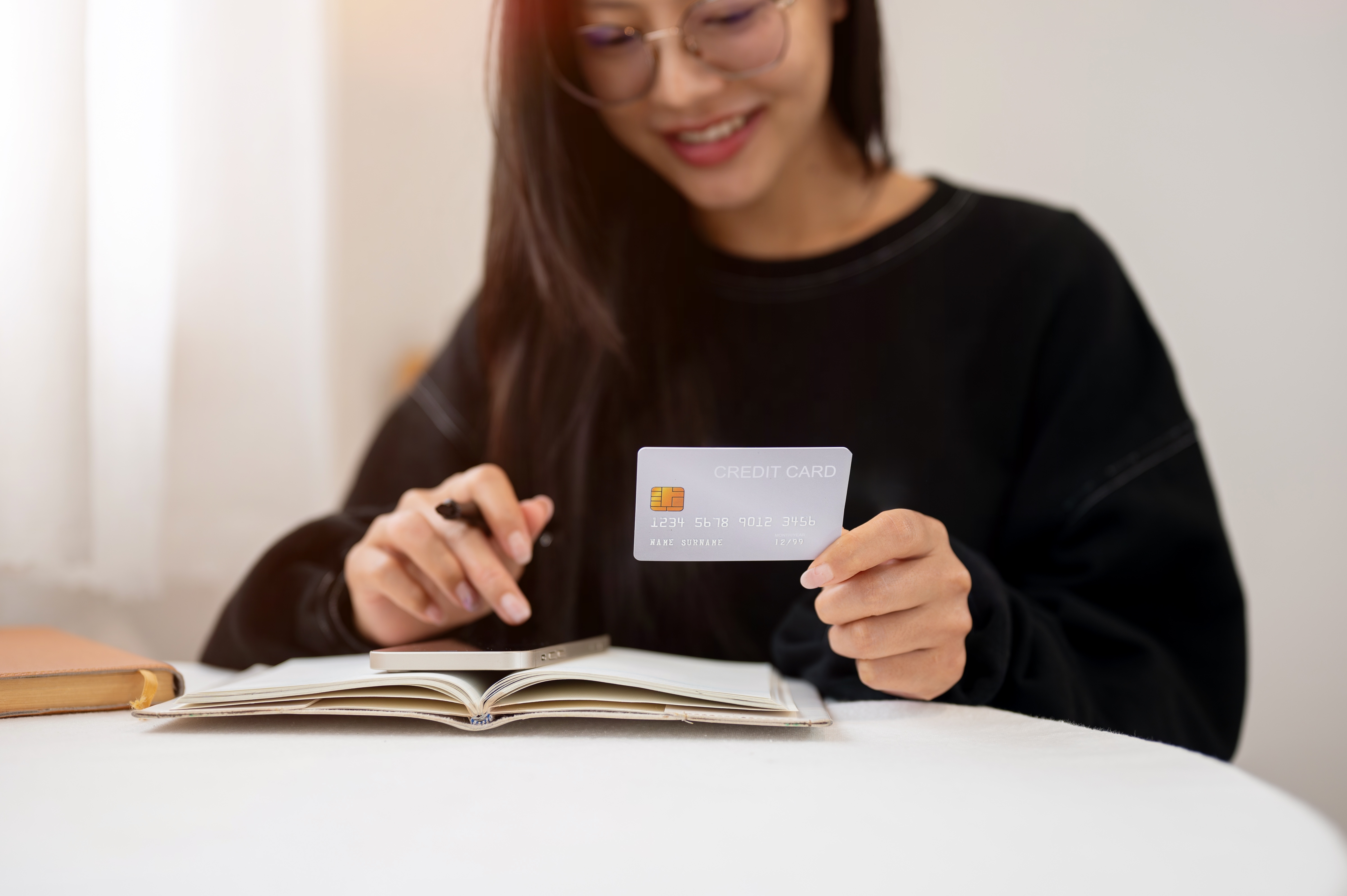 Using Credit Wisely During a Financial Crisis: 8 Dos and Don’ts to Remember